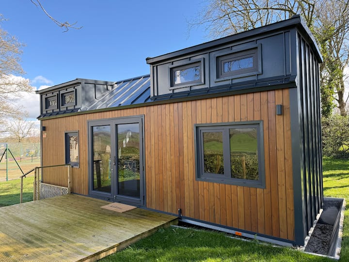 Kniveton Wood Hut - Derbyshire