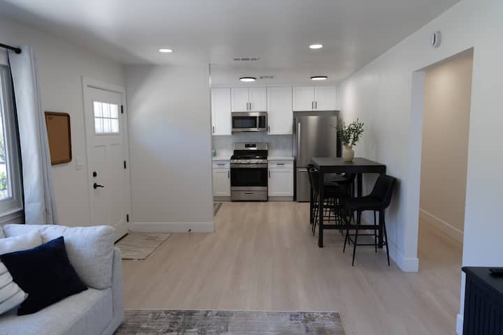 Heart Of Loomis | Bright & Cozy 2br - Rocklin, CA
