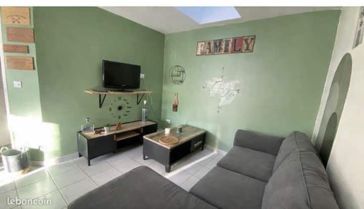 Jolie Maison Meublée, Lumineuse, Jardin Clôturé - Angoulême