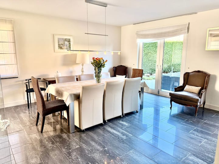 Huize Merenborch: Rust, Ruimte & Natuur. - Riemst