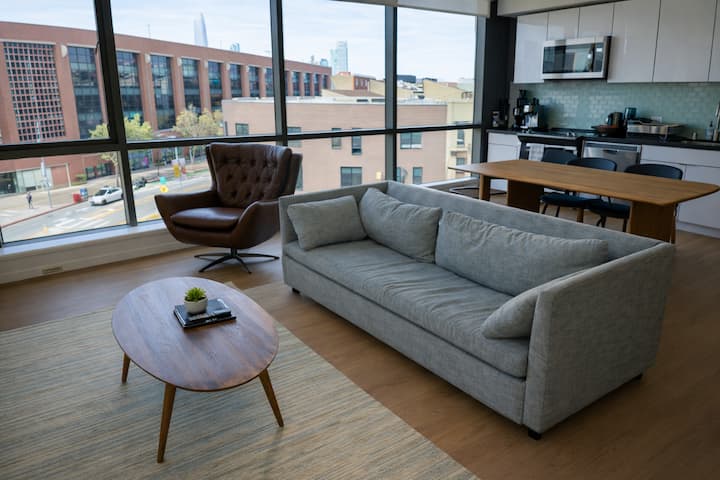 Design Dist Corner Unit | Floor-to-ceiling Windows - San Francisco, CA