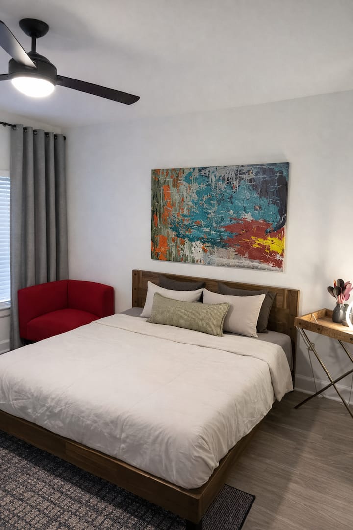 Stay Near The Star Frisco + Eats, Shops & Comfort - Frisco, TX