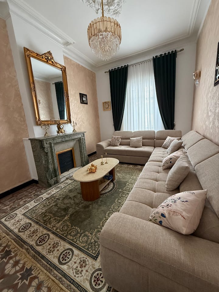 Un Appartement De Type Haussmannien à Alger Centre - Algiers