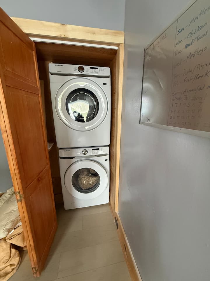 Four Bedroom Cozy Home In Lebanon. - Hanover, NH