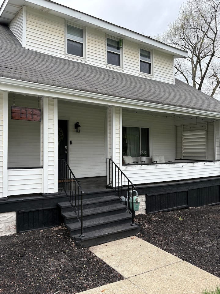 Between Two Ferns - Sewickley, PA