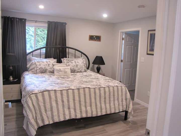 Elophant Retreat - Sauble Beach