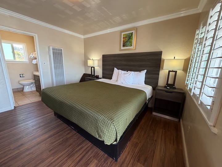 King Bed Room - Morro Bay, CA