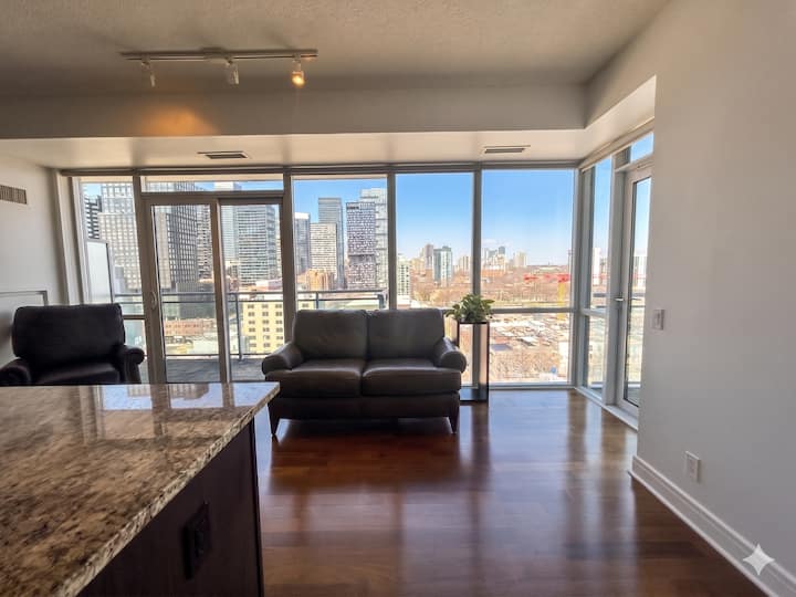 Downtown Luxury Suite - Toronto