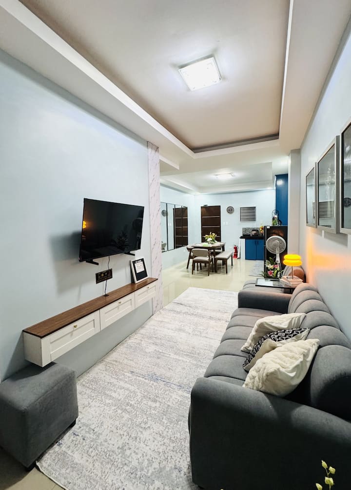 Cozy 2-bedroom Modern Home In Kawit | Near Manila - Cavite