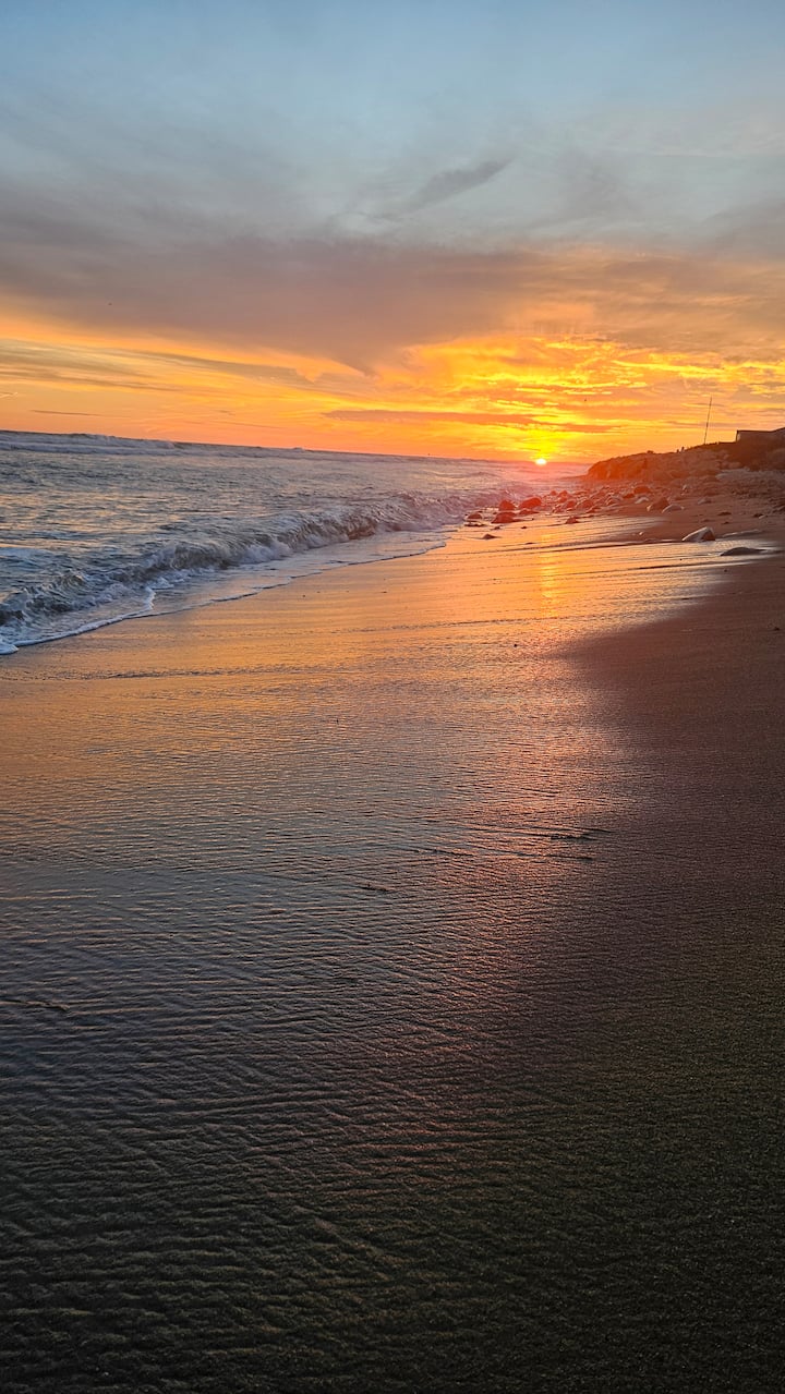 Charlestown Beach Cottage - Rhode Island
