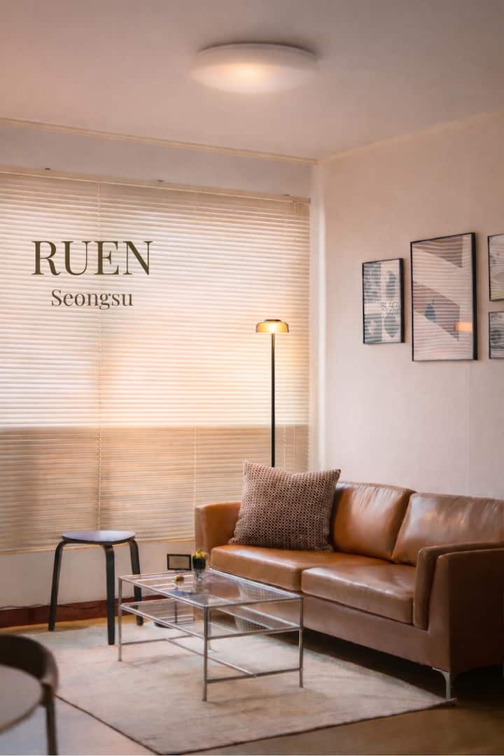 [New]성수감성숙소/연무장길/카페거리/3룸4베드/7인/가족/친구/강남/건대/서울숲/짐보관 - South Korea