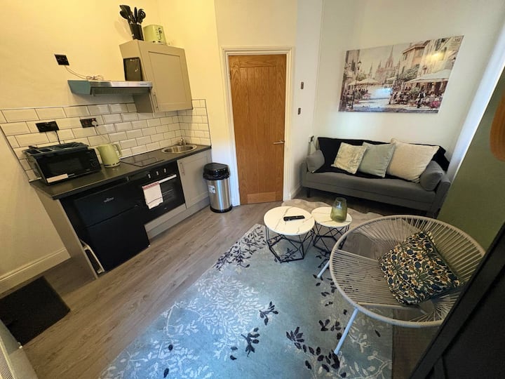 The Spencer Suite: Cosy 1br W/ Patio, Walk To Town - Coventry