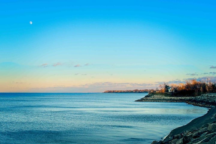 Condominium Townhouse Steps From The Beach - Grimsby