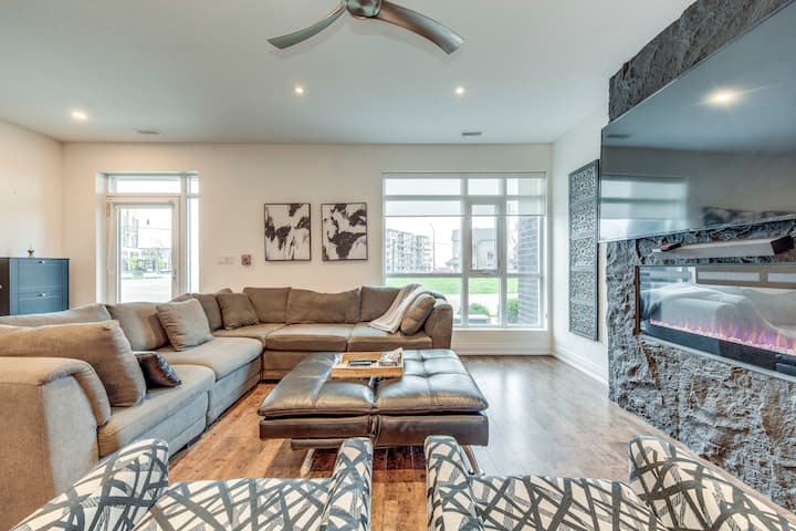 Modern 3br Townhouse W/ Rooftop Patio By The Beach - Grimsby