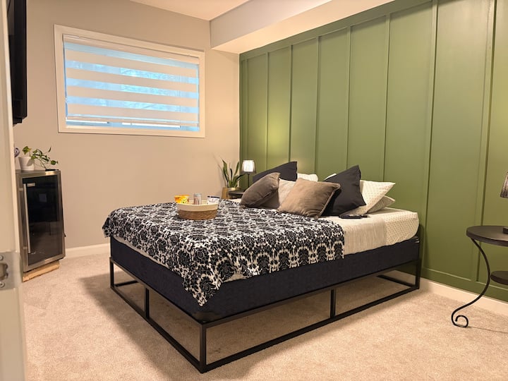 Private Room W Bathroom/parking - Guelph