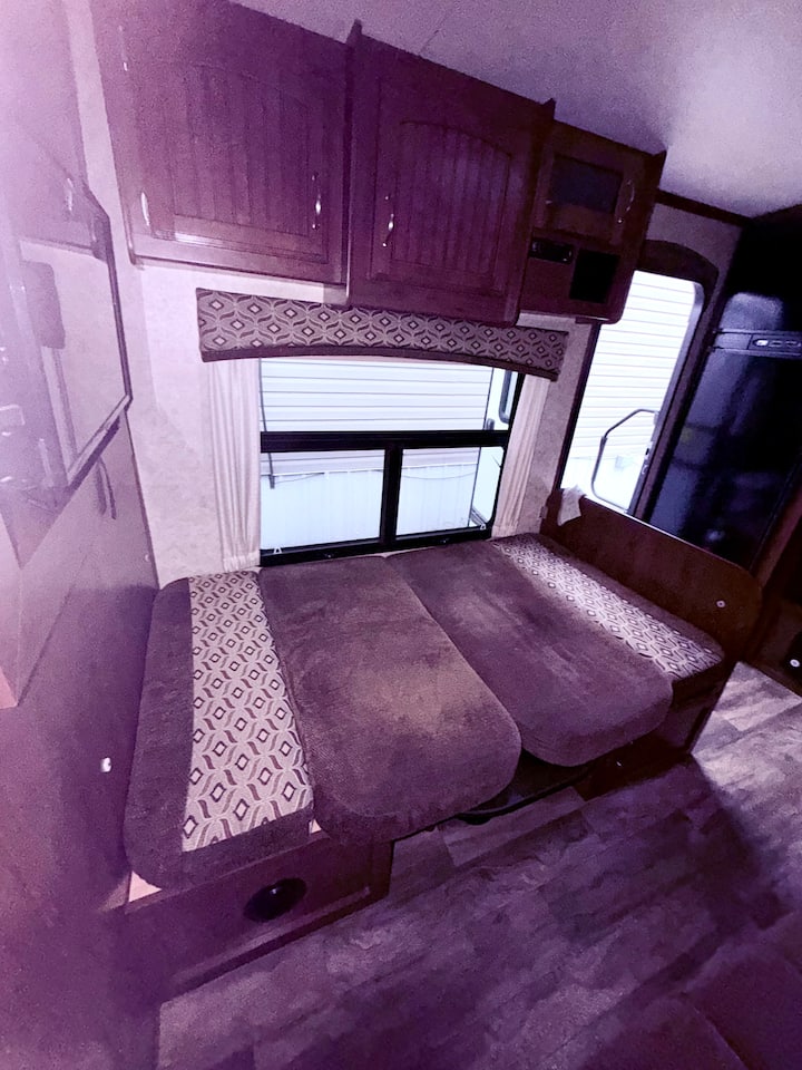Rv For Rent In Hinton - Hinton, AB, Canada