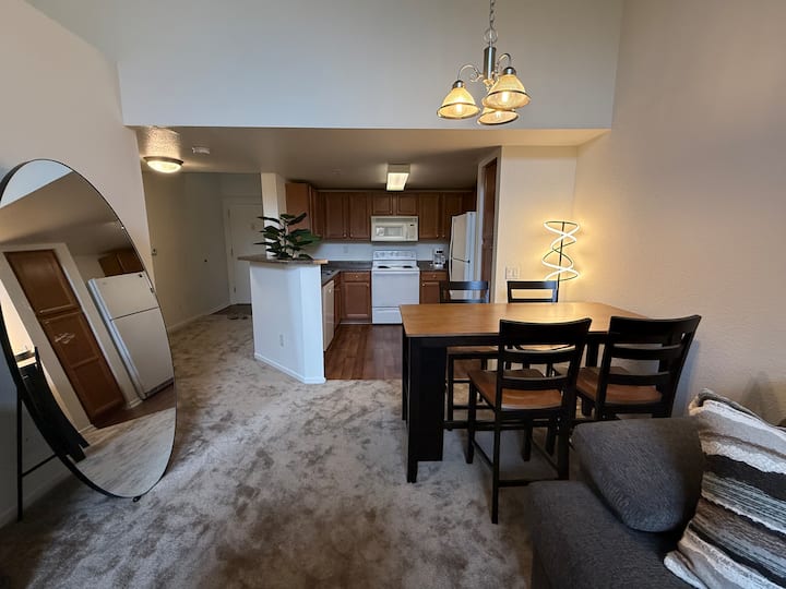 Cozy & Quiet Loft 2 Bed/ 1 Bath In Utc +Parking - San Diego, CA