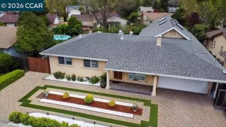 Charming Home - Concord, CA