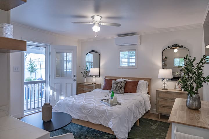 Palm Bungalow - Redlands, CA