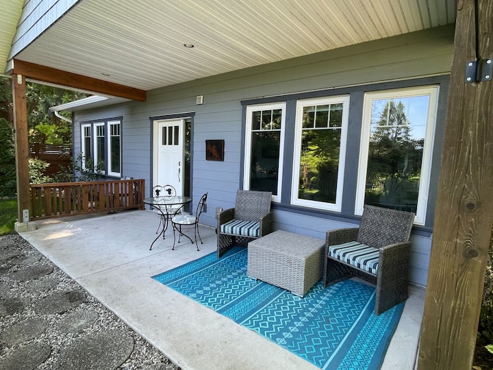 Ravenscroft Cottage. - Sechelt