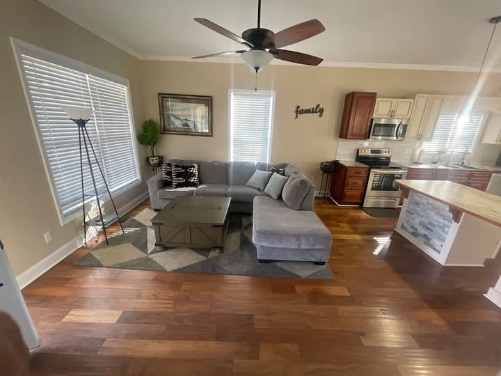 Cozy Mill. Modern Retreat In The Heart Of Town. - South Boston, VA