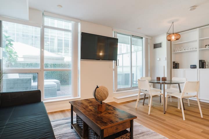 Fifa Cup 2026 2-bdr Condo Downtown W/parking - Toronto