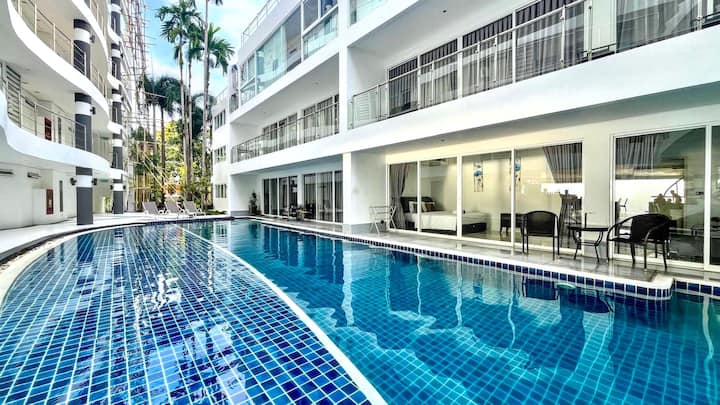 A7 - Condo Moderne D'une Chambre Avec Balcon Et Pi - Karon Beach