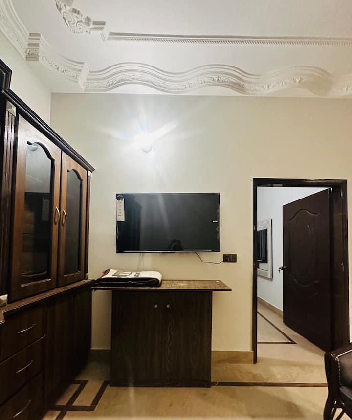 2 Br Luxurious Home-5 Mins Airport - Karachi