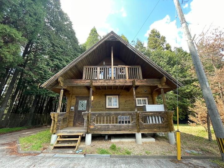 Mountain Serenity & Onsen | Private Log House - Japan