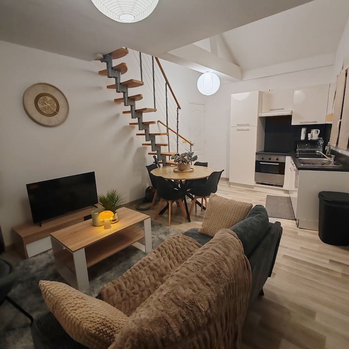 Appart Cosy Proche Centre – Tram + Parking Gratuit - Reims