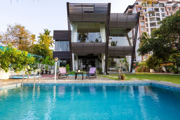 Luxury Villa With Pool Near Aluva Metro Station - Kochi, India