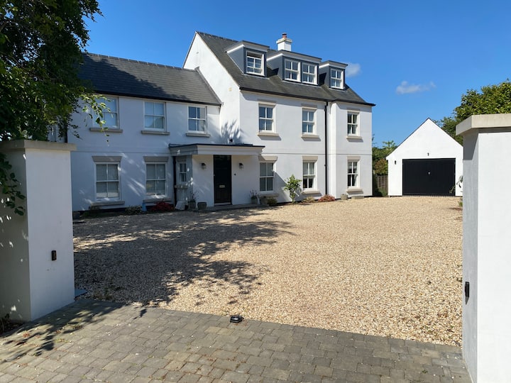 Central Lymington Retreat - Isle of Wight