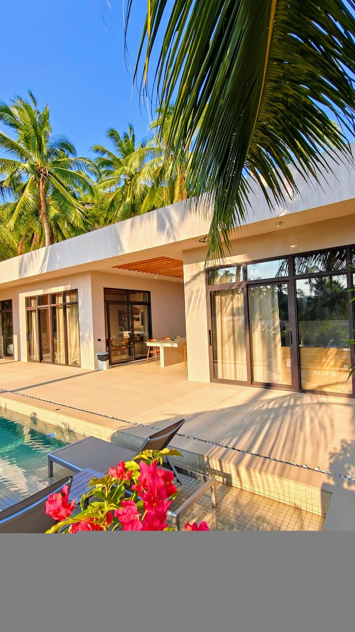 Exclusive 2br Villa 223 M2, Pool 12 M. - Ko Pha Ngan