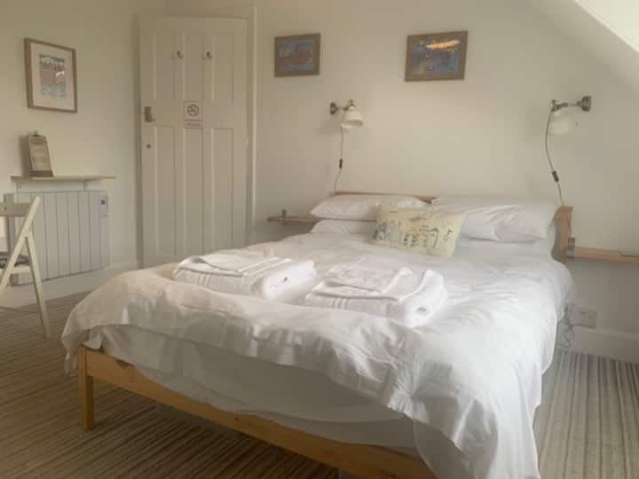 Holly Trees Double Ensuite | Room Only | Seahouses - Seahouses