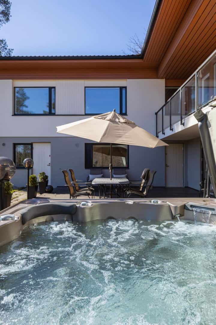 Luxury Villa W/ Pool & Sauna Near Helsinki - Espoo
