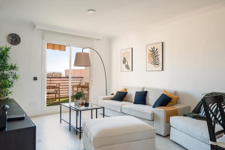 Luxury Penthouse Oasis | Sea View & Private Sauna - Torremolinos