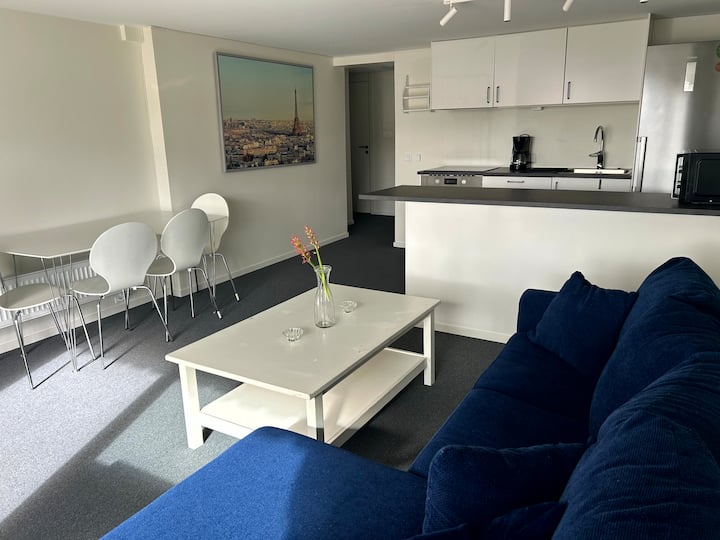 Apartment In City Center–steps From Tram & Nature - Gothenburg