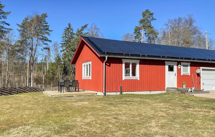 Nice Home In Kulltorp With Wifi - Anderstorp