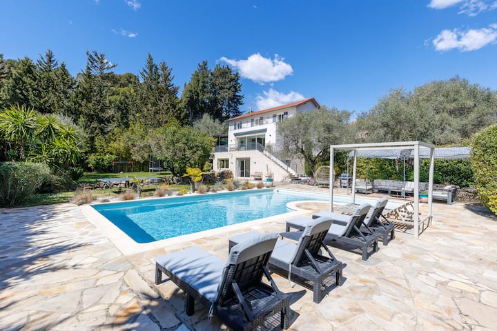 Villa Familiale à Quelques Pas Du Vieux Mougins - Mougins