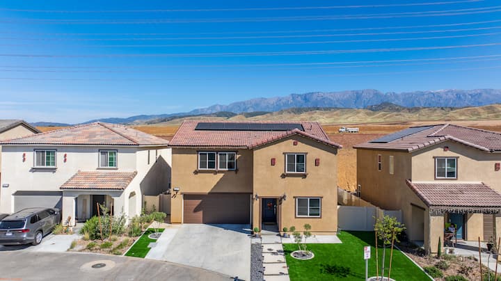 Modern Oasis - Beaumont, CA