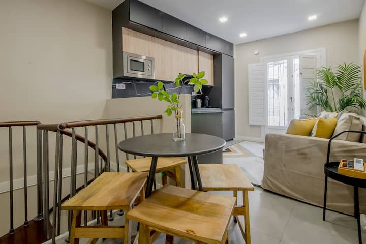 Waou Essence Iii Los Austrias - Corta Duración - Móstoles