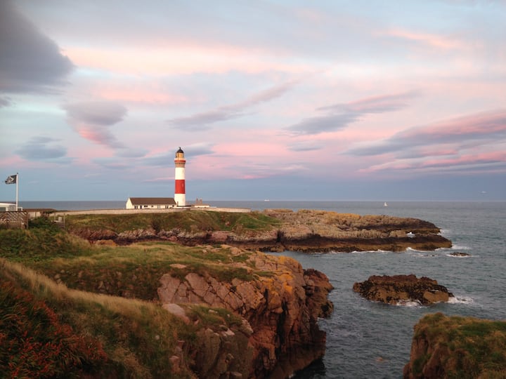 Cosy, Cliff-top Cottage: Sleeps 9 (6 Adults Max) - Cruden Bay