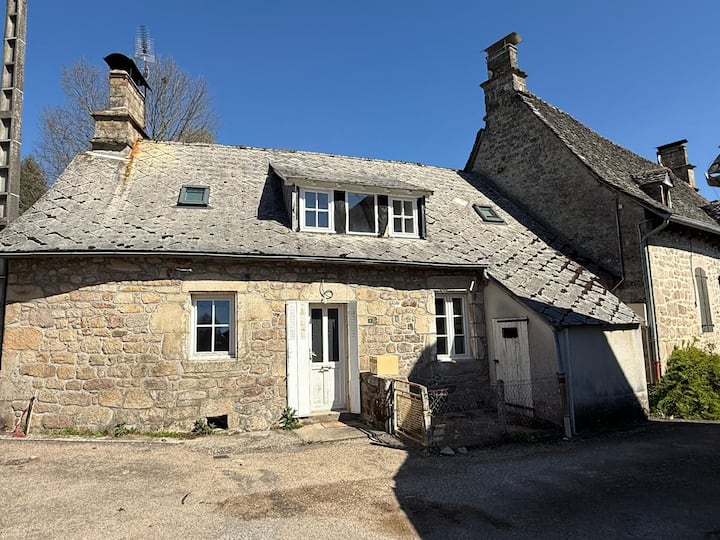Maison Typique De Village - Auriac