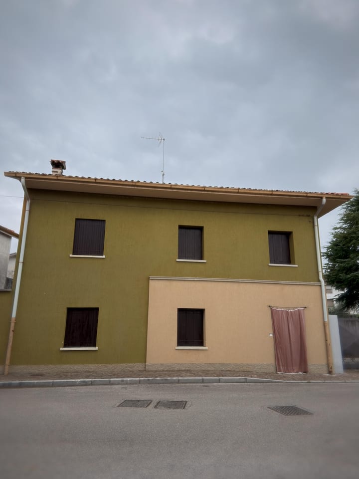 Villa Udine For Workers King Size Beds - Italy