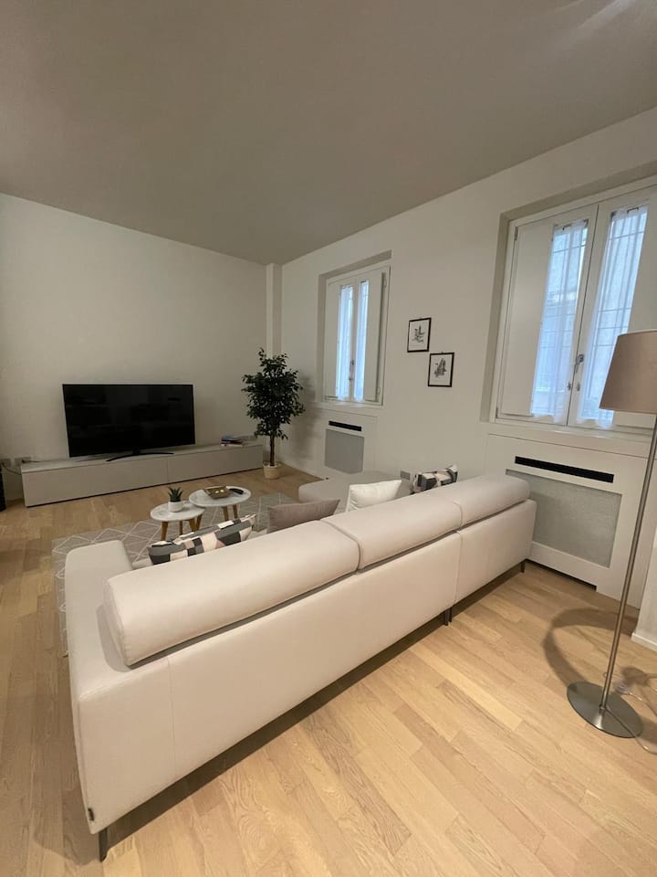 Elegante Appartamento Nel Cuore Di Mantova - Mantua
