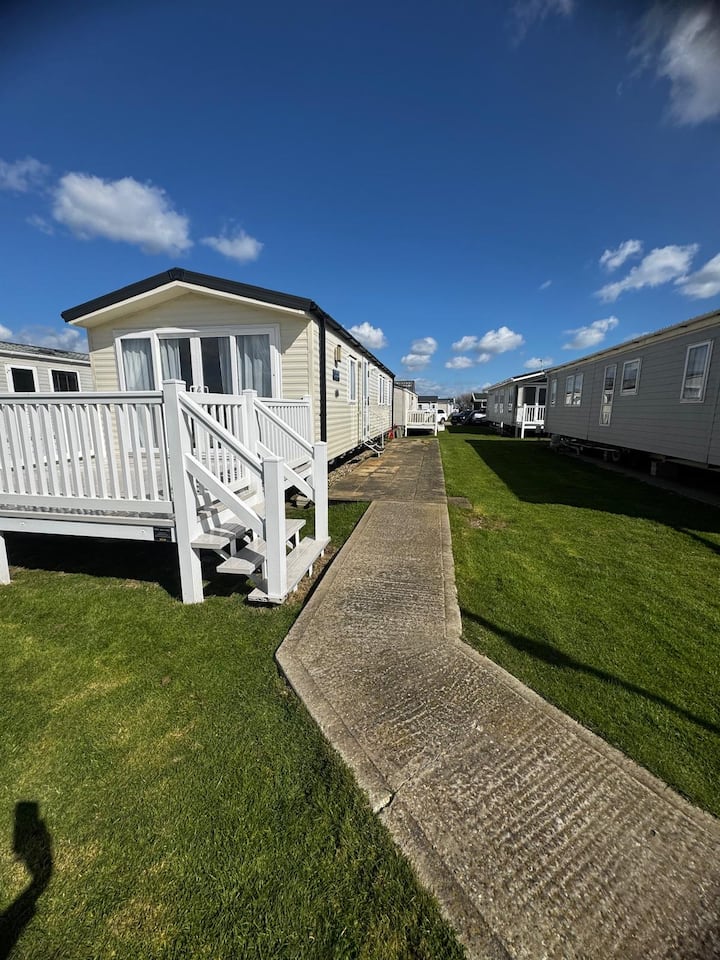 3 Bedroom Caravan Camber Sands Sleeps 8 + Sofa Bed - Camber Sands