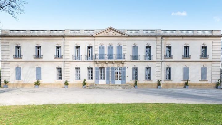 Chambre Dans Un Château En Provence - Lambesc