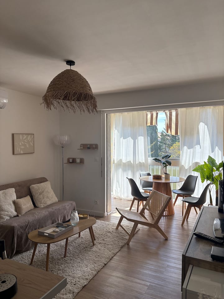Charmant Appartement Rénové - Carqueiranne