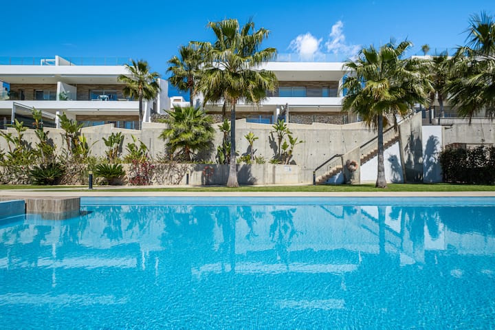 Modern Oasis With Terrace & Pool In Finestrat - Finestrat