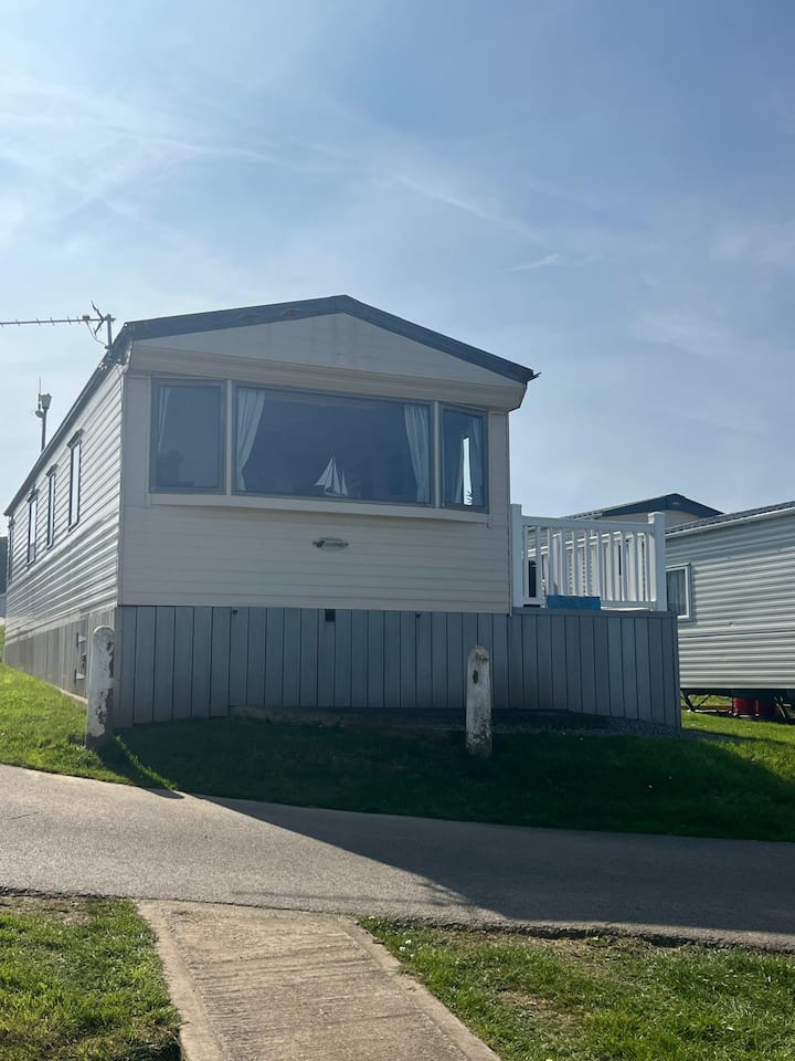 2 Bedroom Caravan With Decking - Perranporth